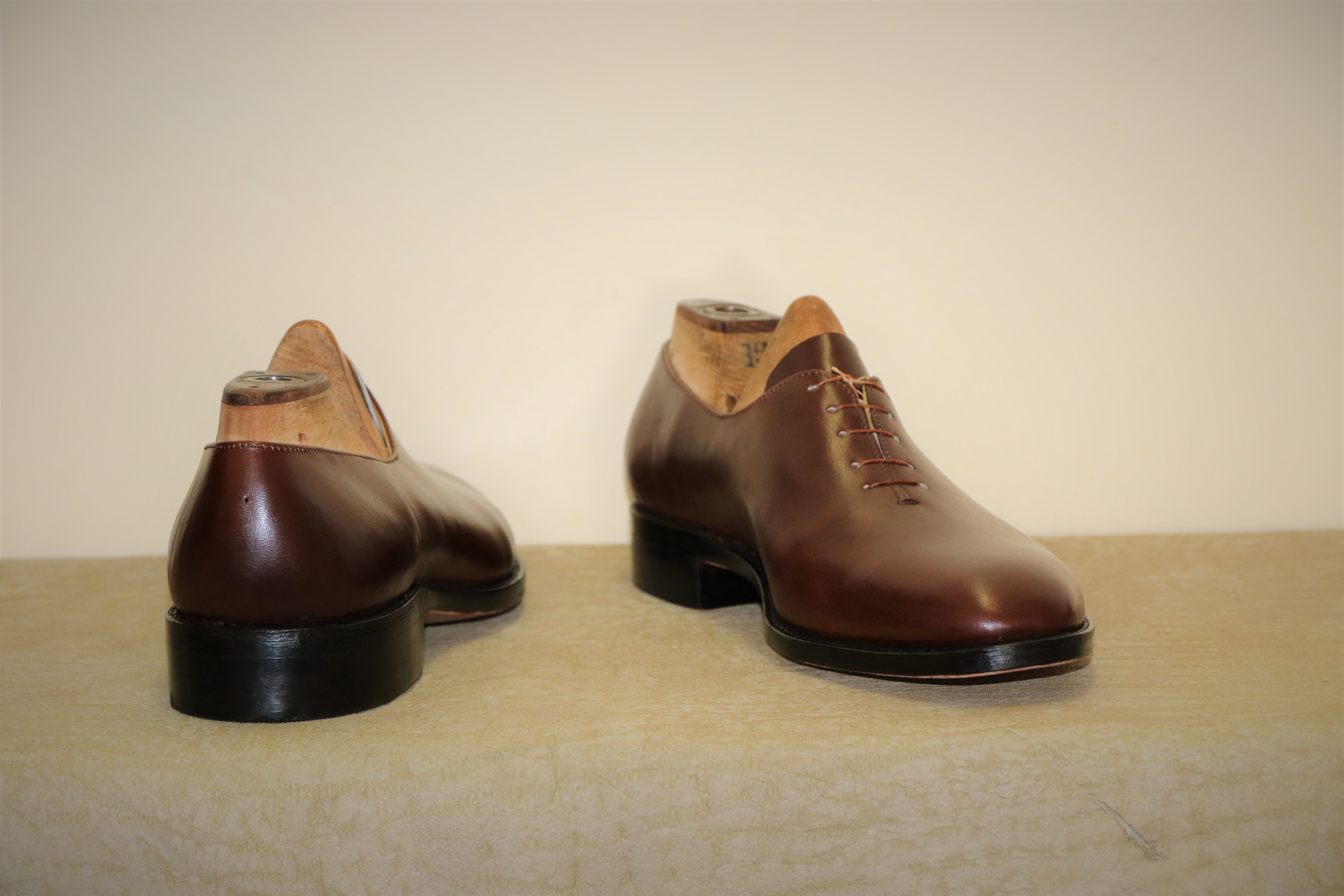Seamless whole cut shoes – nasserviesshoes.com